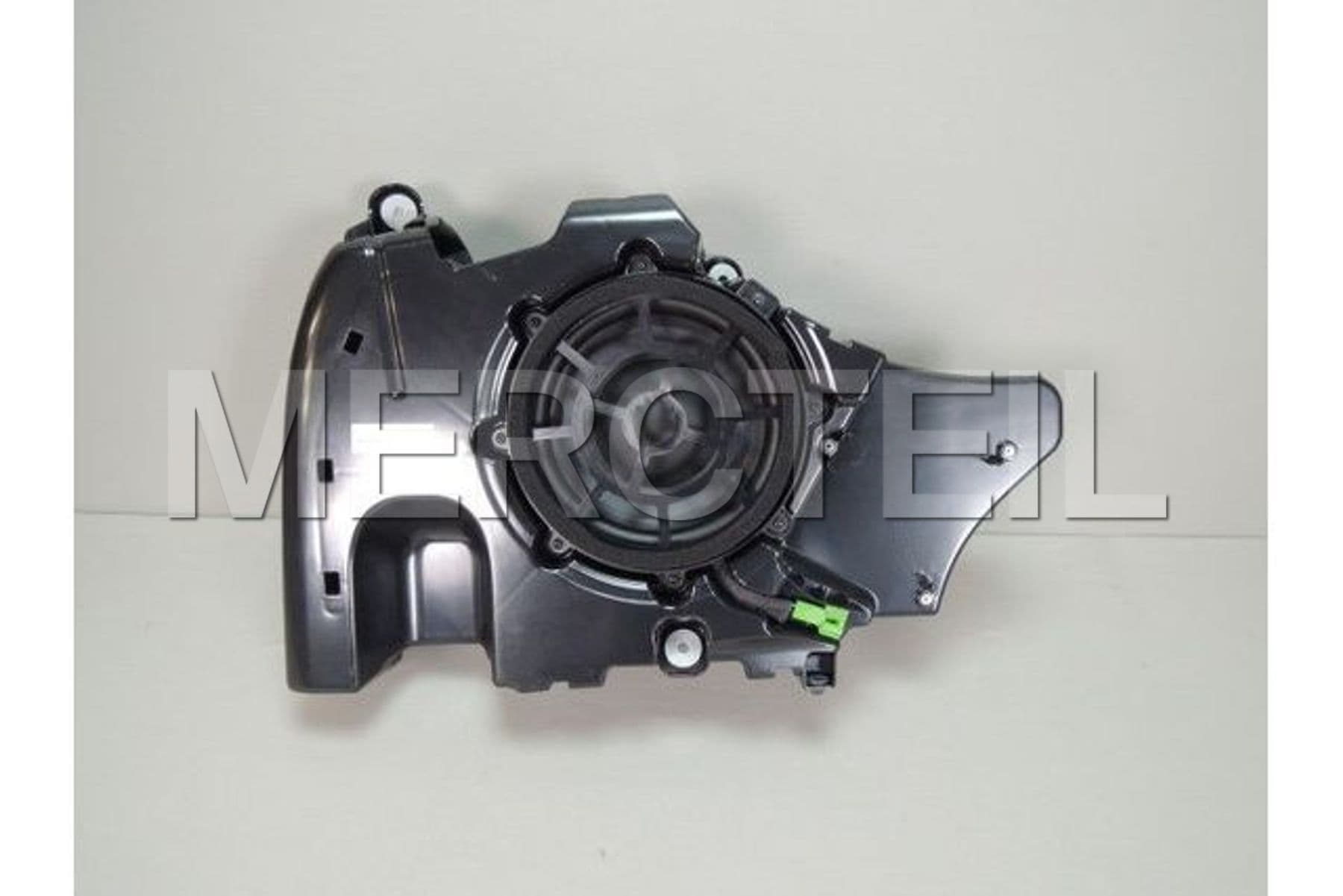 Buy the spare part Mercedes-Benz A2138200402 subwoofer