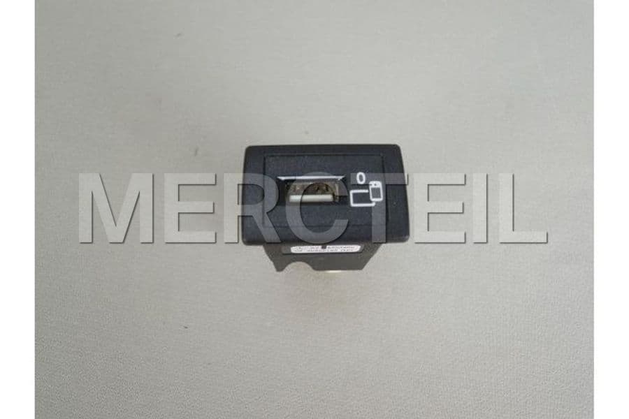 Buy the spare part Mercedes-Benz A2138203200 connection unit