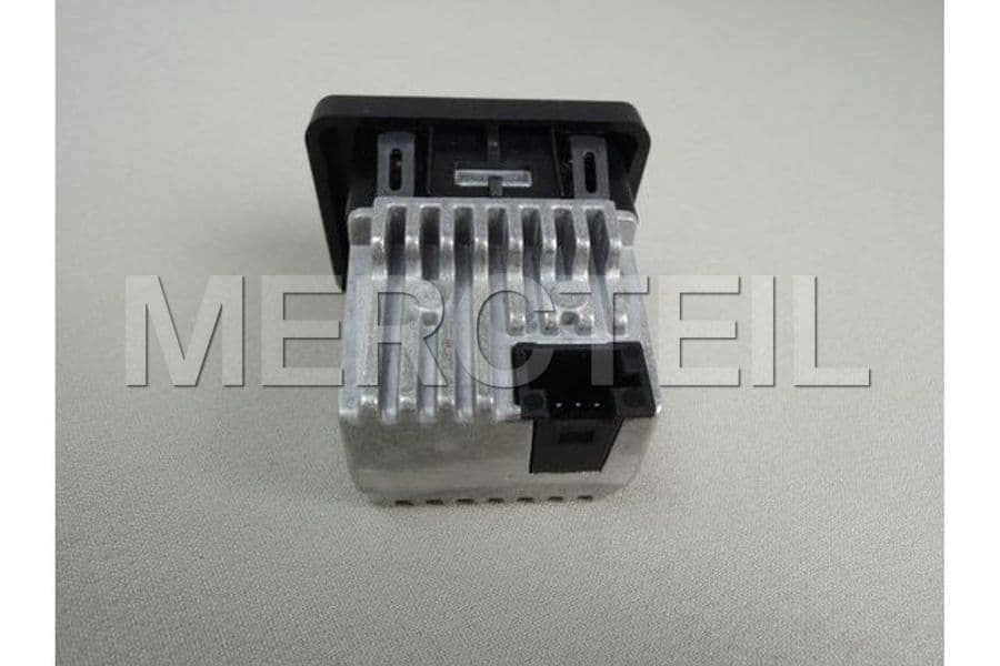 Buy the spare part Mercedes-Benz A2138207701 connection unit