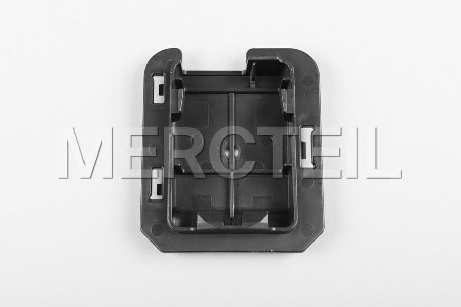 Buy the spare part Mercedes-Benz A2138218100 fastening frame