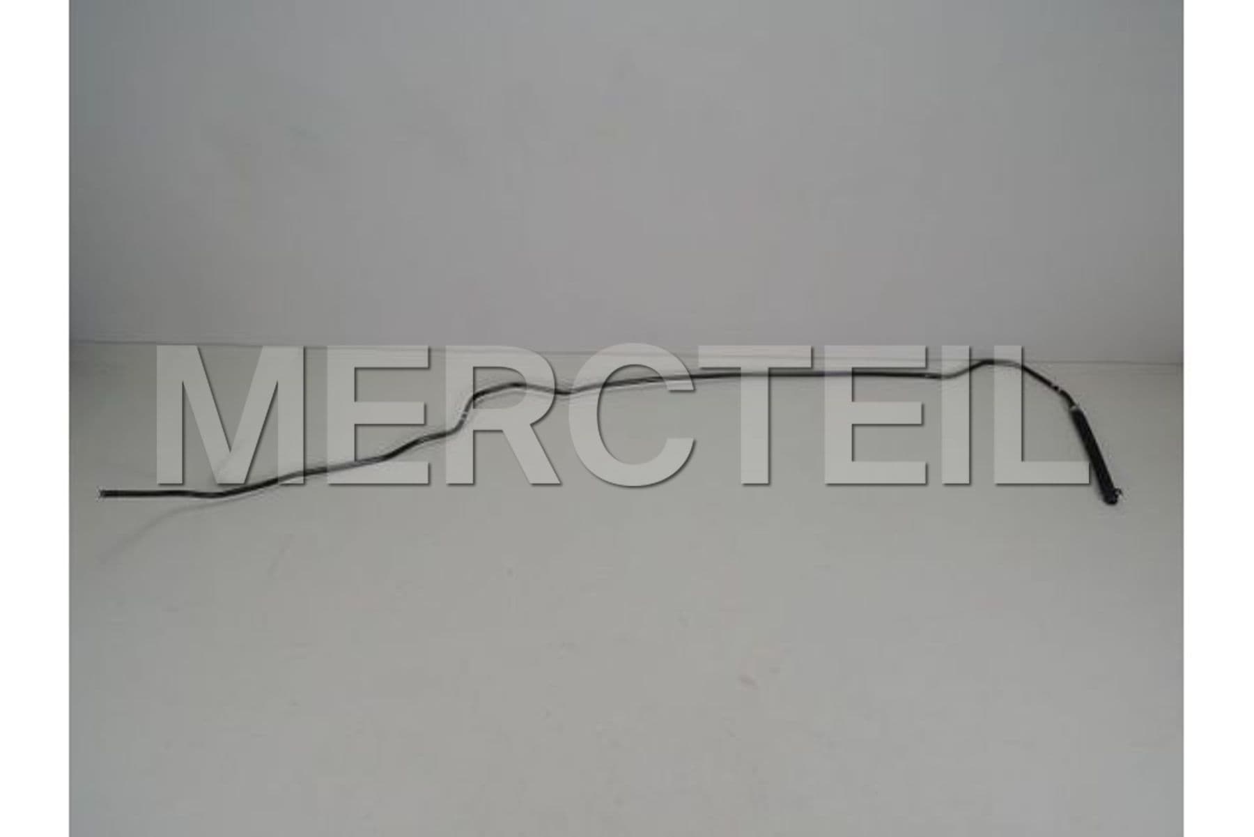 Buy the spare part Mercedes-Benz A2138308800 hose assembly