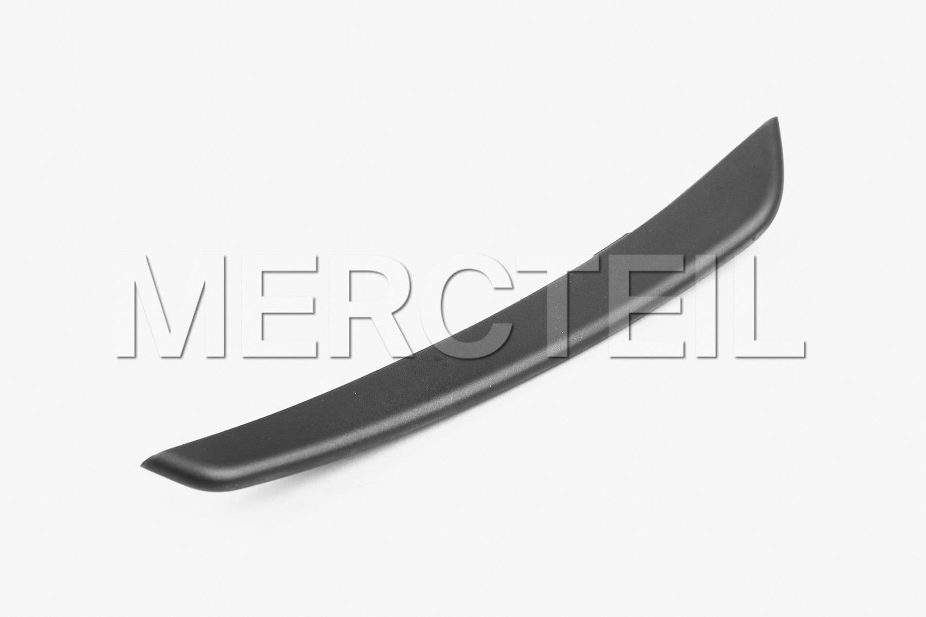 Buy the spare part Mercedes-Benz A2138804202 wheel house covering