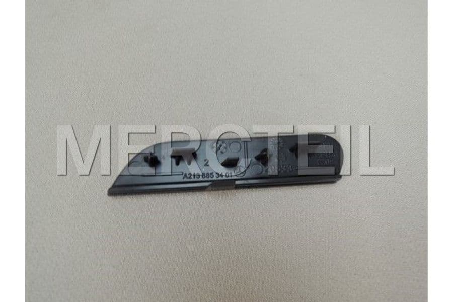 Buy the spare part Mercedes-Benz A2138853401 cap