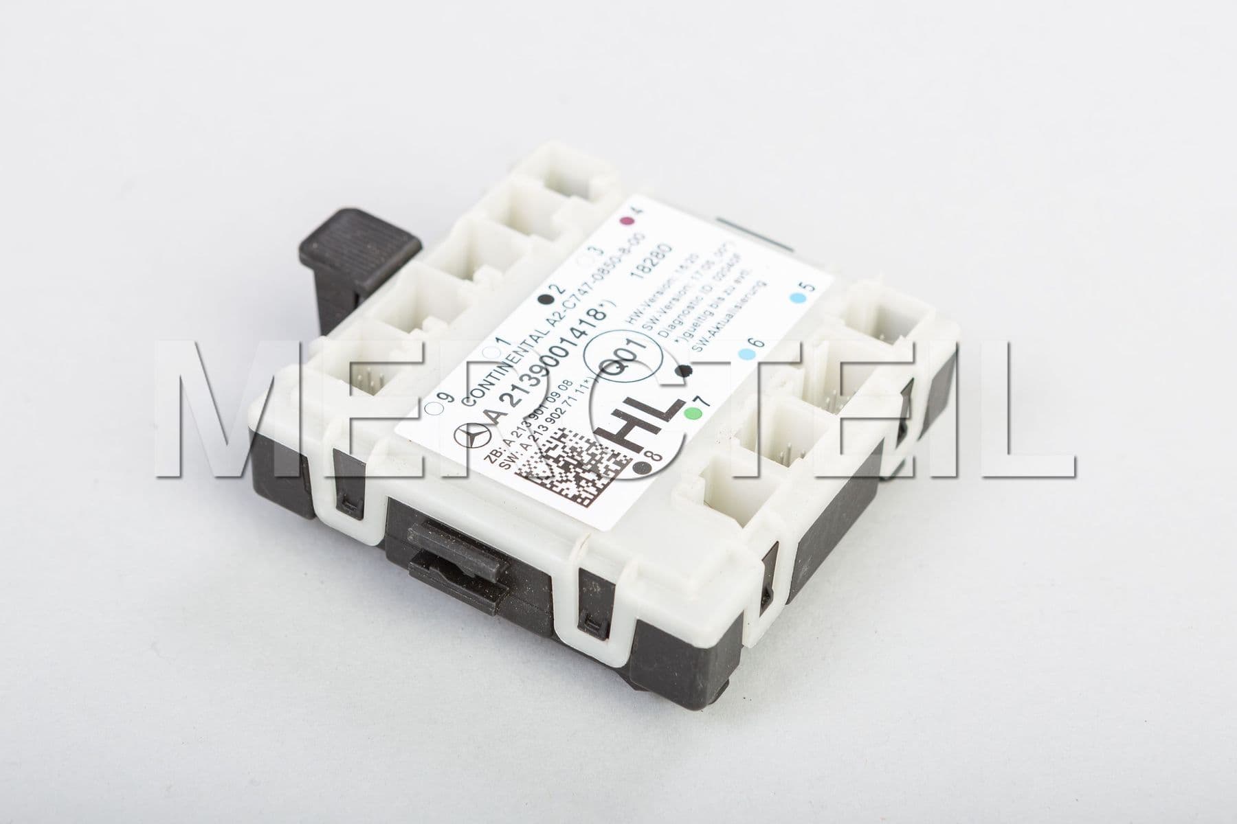 Buy the spare part Mercedes-Benz A2139001418 control unit