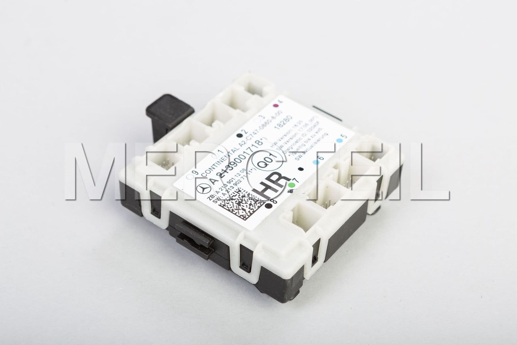 Buy the spare part Mercedes-Benz A2139001718 control unit
