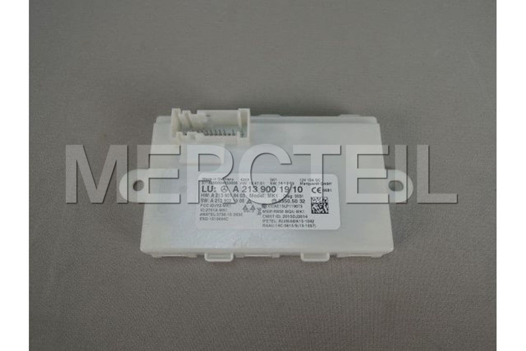 Buy the spare part Mercedes-Benz A2139001910 control unit