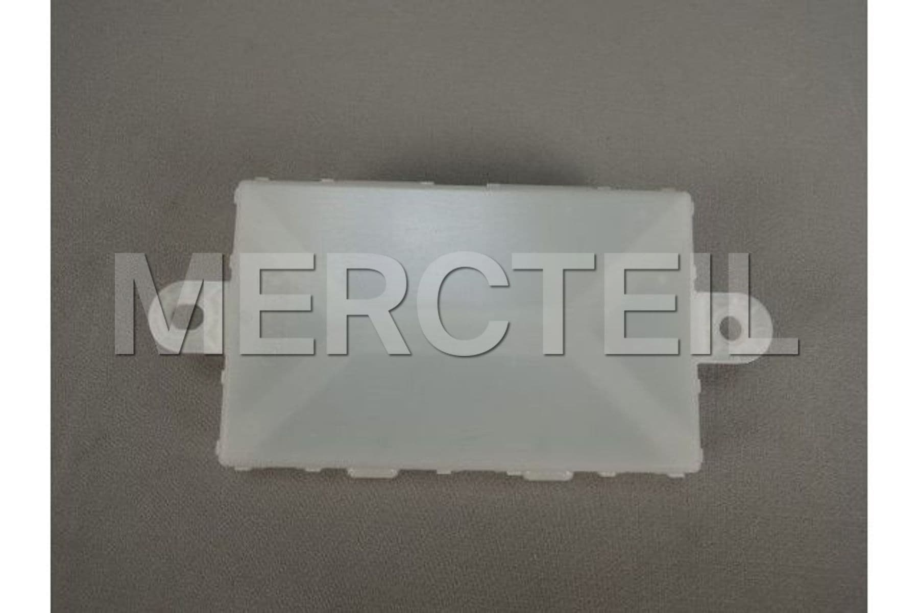 Buy the spare part Mercedes-Benz A2139001910 control unit