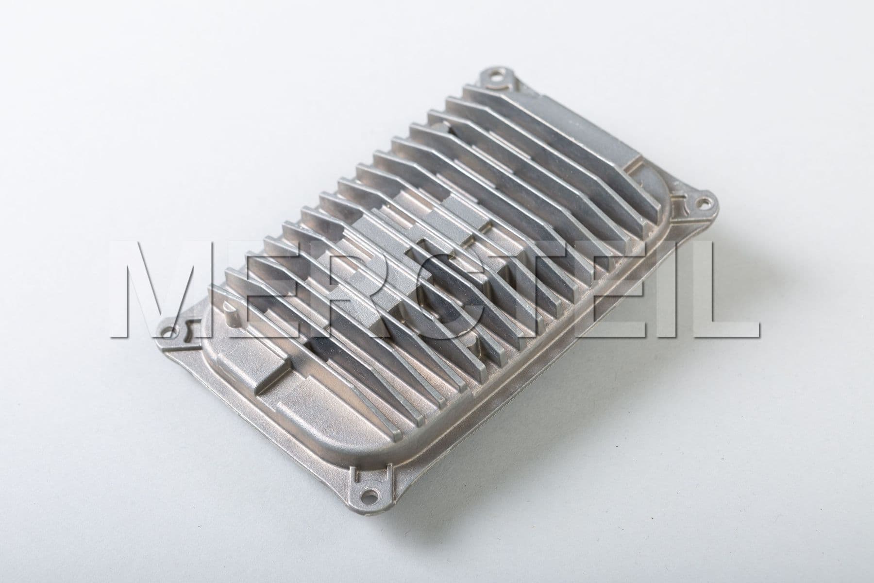 Buy the spare part Mercedes-Benz A2139005204 control unit