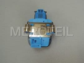 Buy the spare part Mercedes-Benz A2139005611 control unit