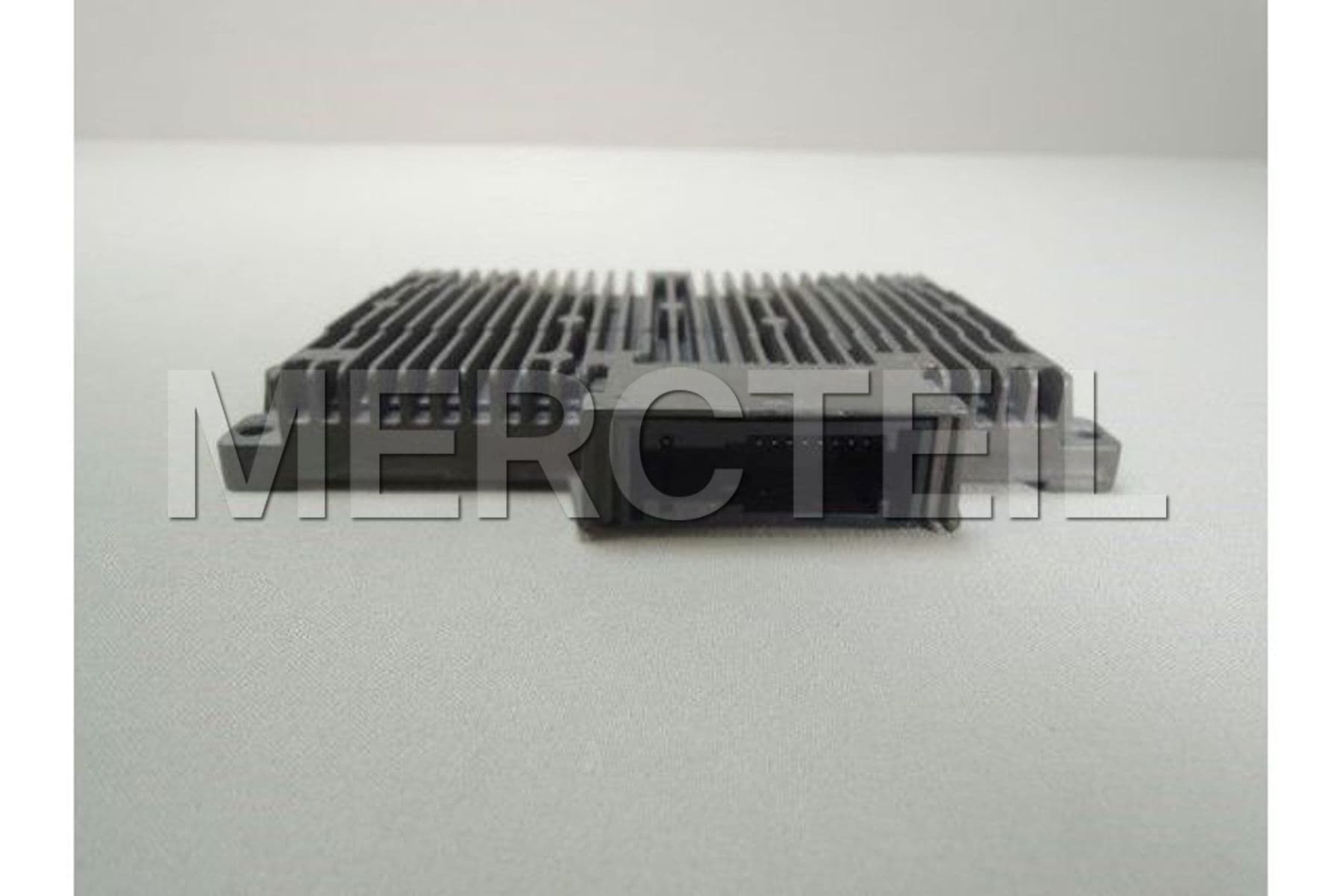 Buy the spare part Mercedes-Benz A2139007109 control unit