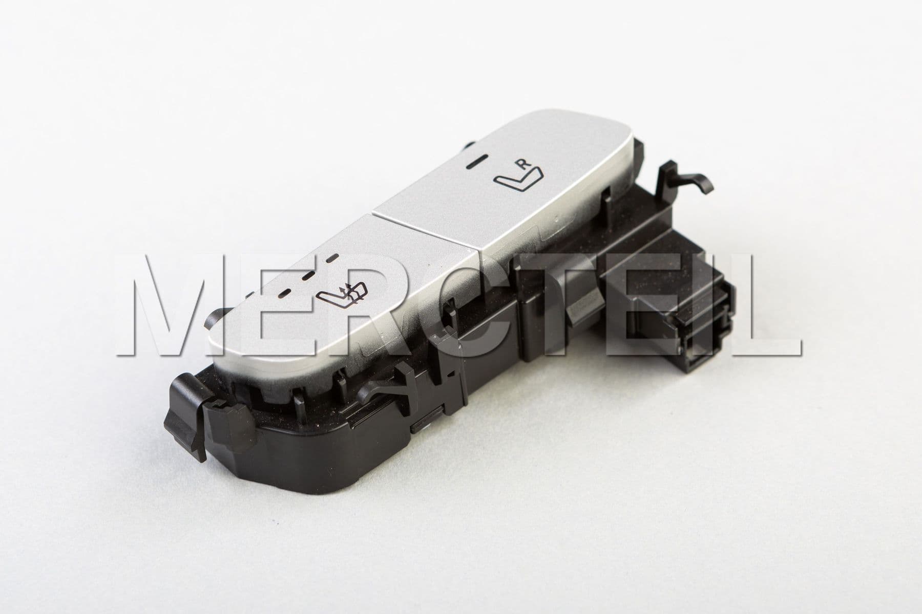 Buy the spare part Mercedes-Benz A21390514047N49 switch block