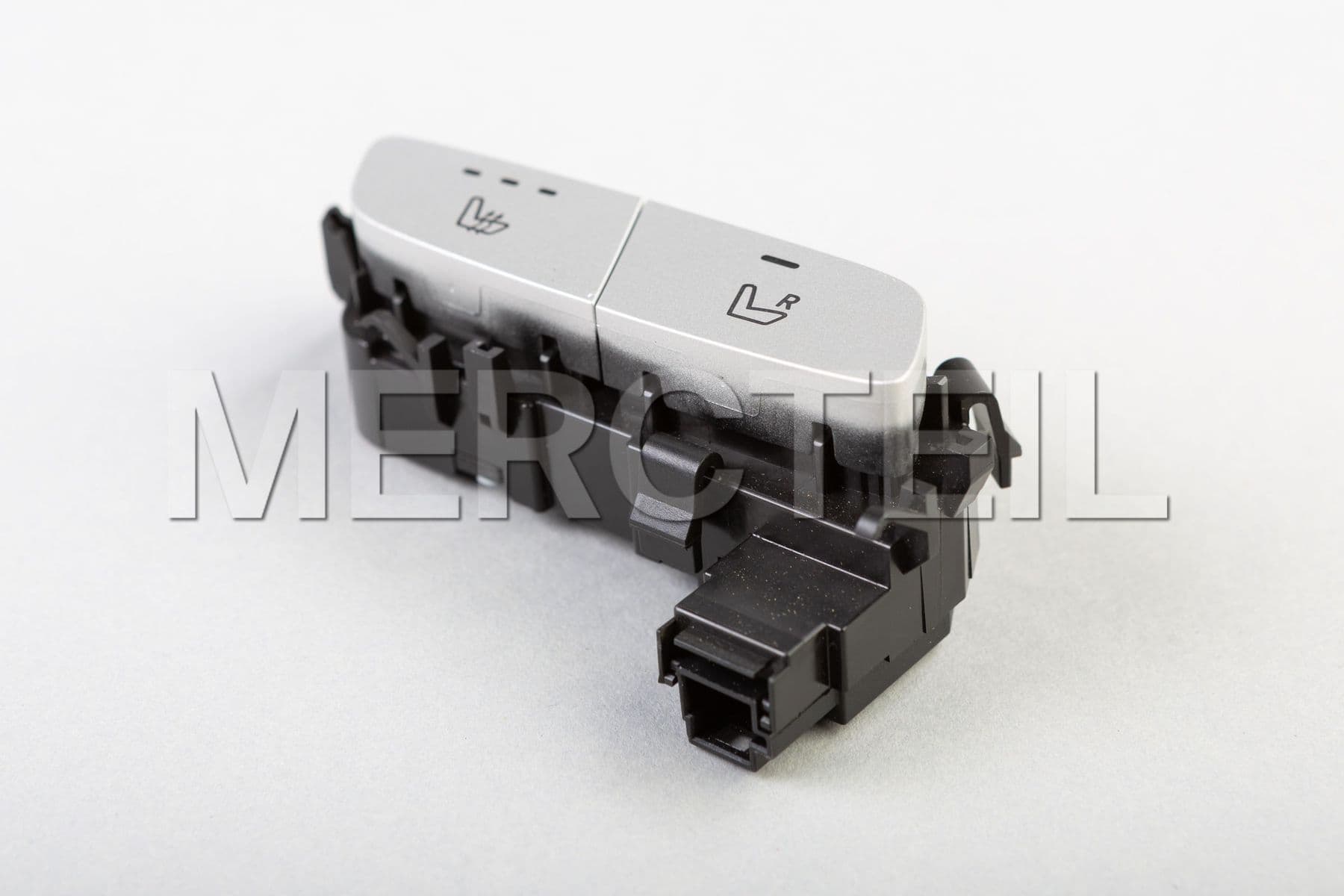 Buy the spare part Mercedes-Benz A21390514047N49 switch block