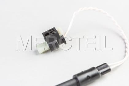 Buy the spare part Mercedes-Benz A2139052403 rear switching module