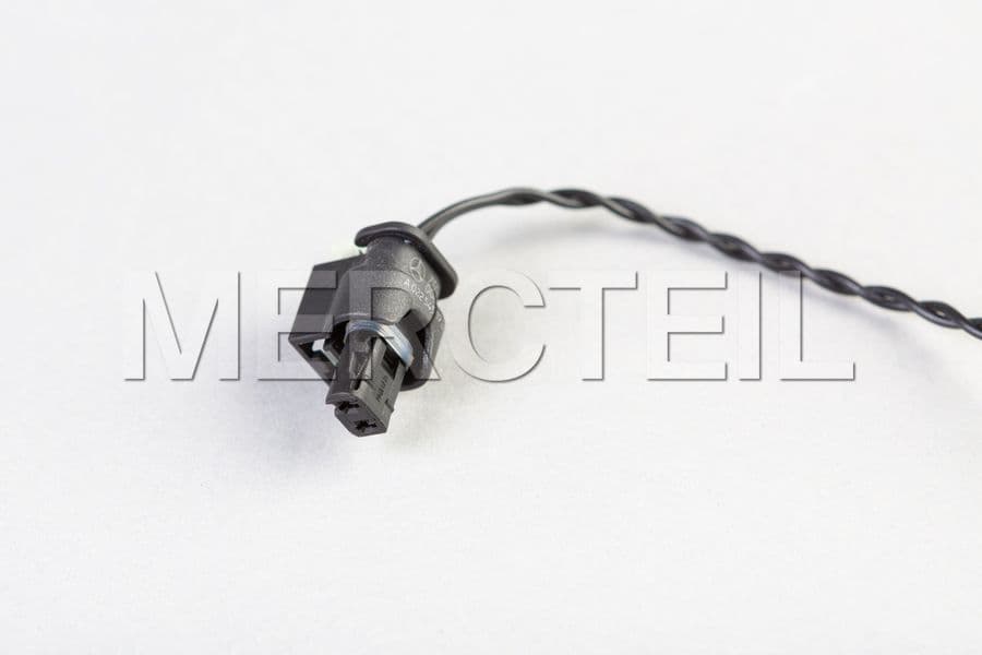 Buy the spare part Mercedes-Benz A2139052503 rear switching module