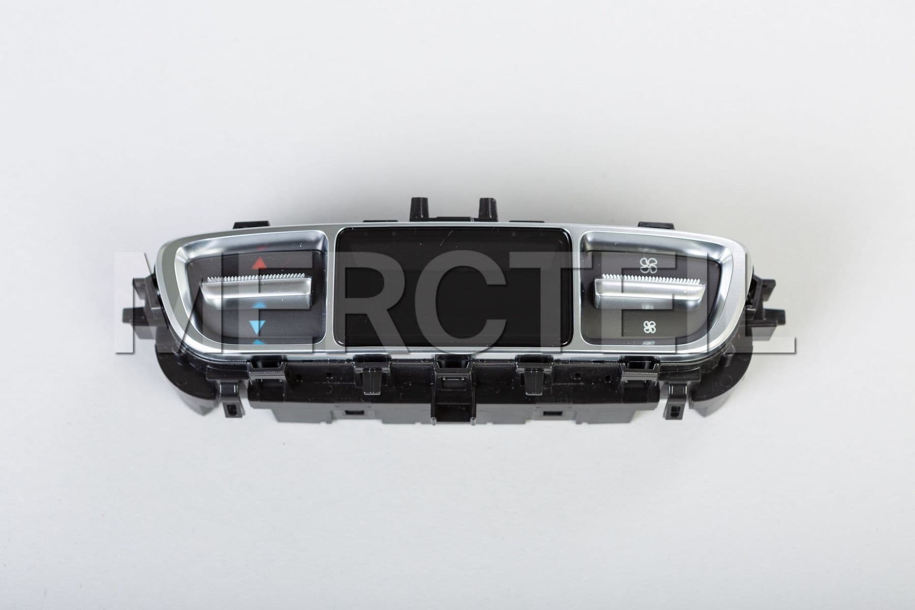 Buy the spare part Mercedes-Benz A2139054209 switch block