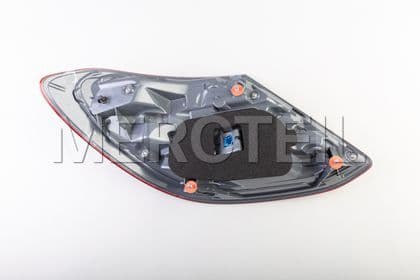 Buy the spare part Mercedes-Benz A2139067800 rear lamp combination