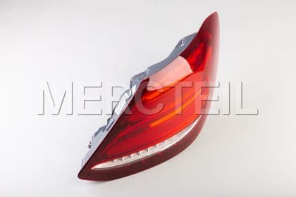 Buy the spare part Mercedes-Benz A2139067800 rear lamp combination