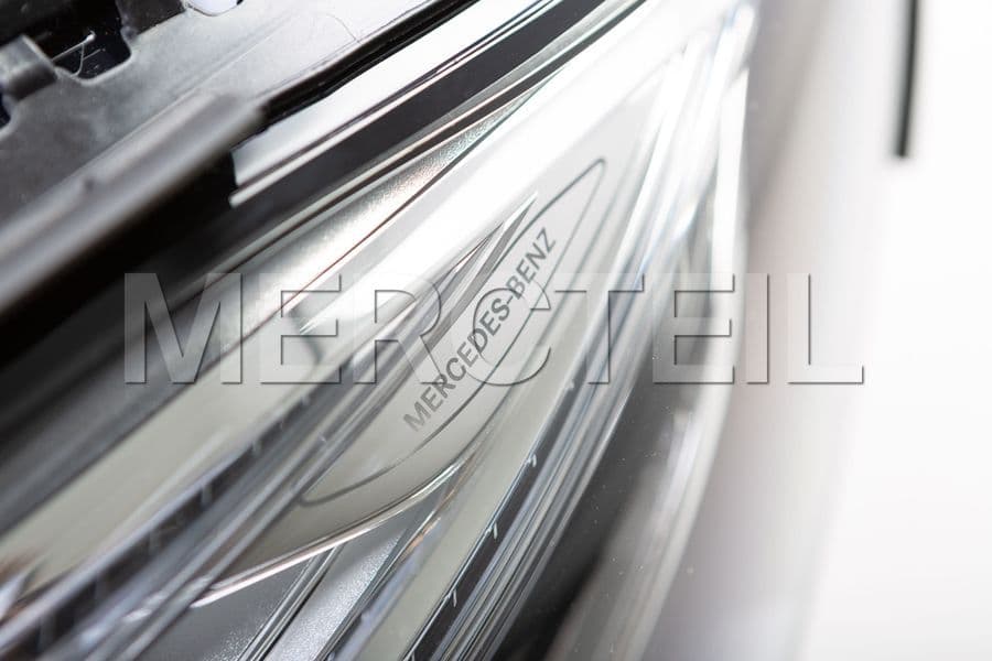 Buy the spare part Mercedes-Benz A2139069504 headlamp unit