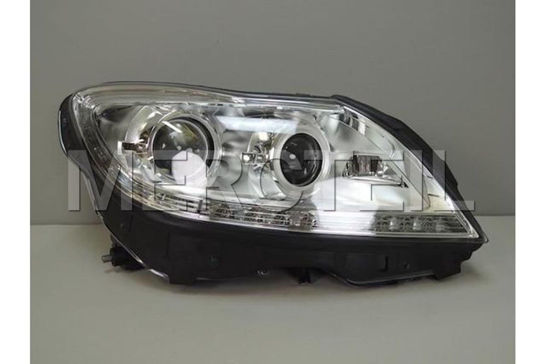 Buy the spare part Mercedes-Benz A2168201039 headlamp unit