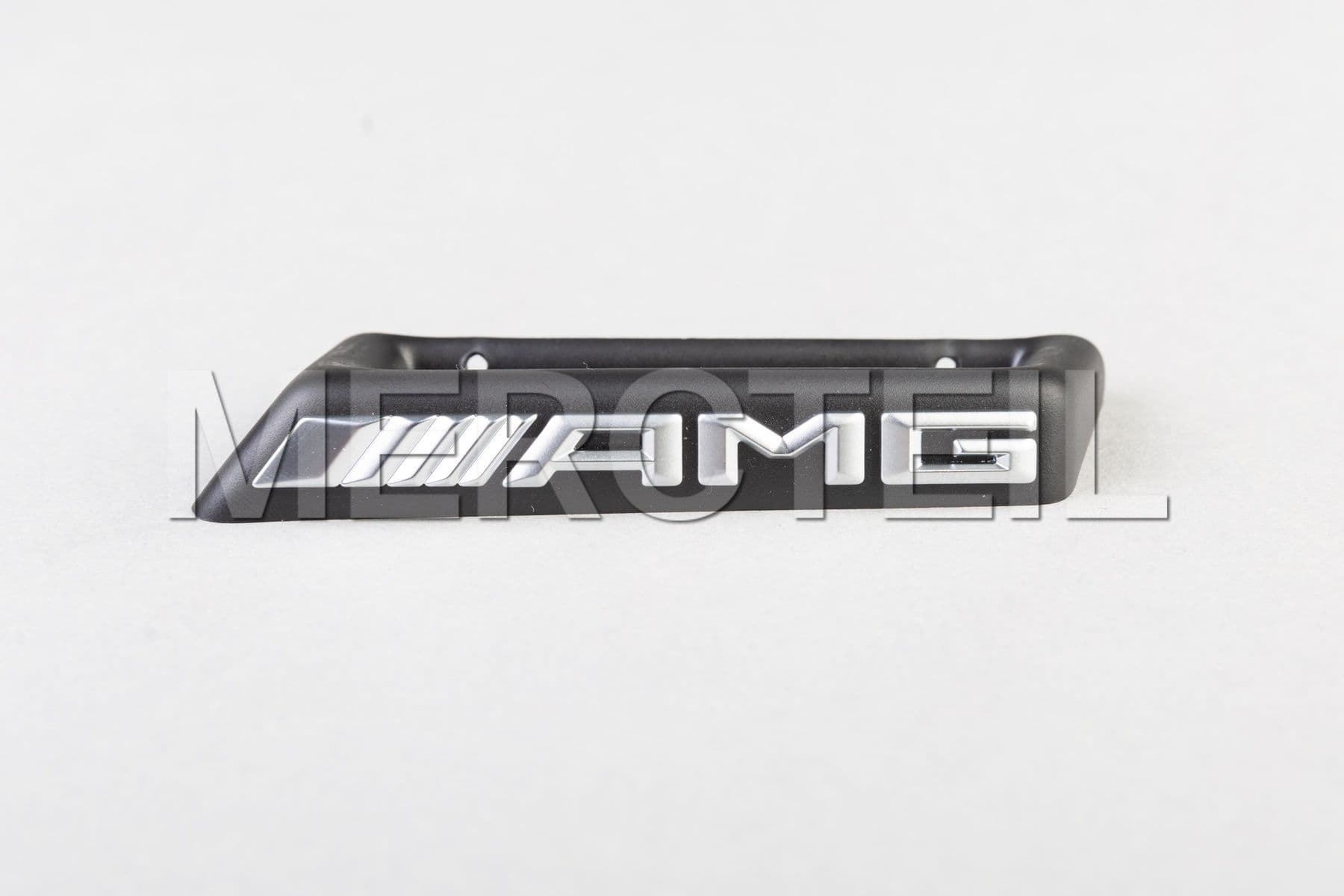 Buy the spare part Mercedes-Benz A2178170300 model plate