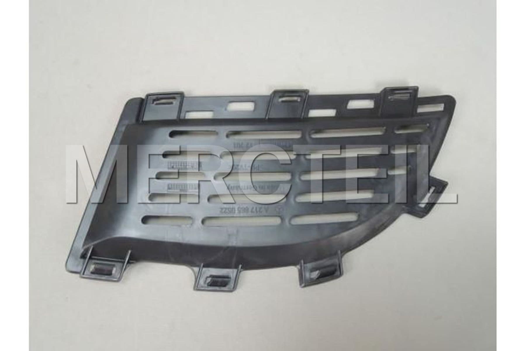 Buy the spare part Mercedes-Benz A2178850522 cover bumper area