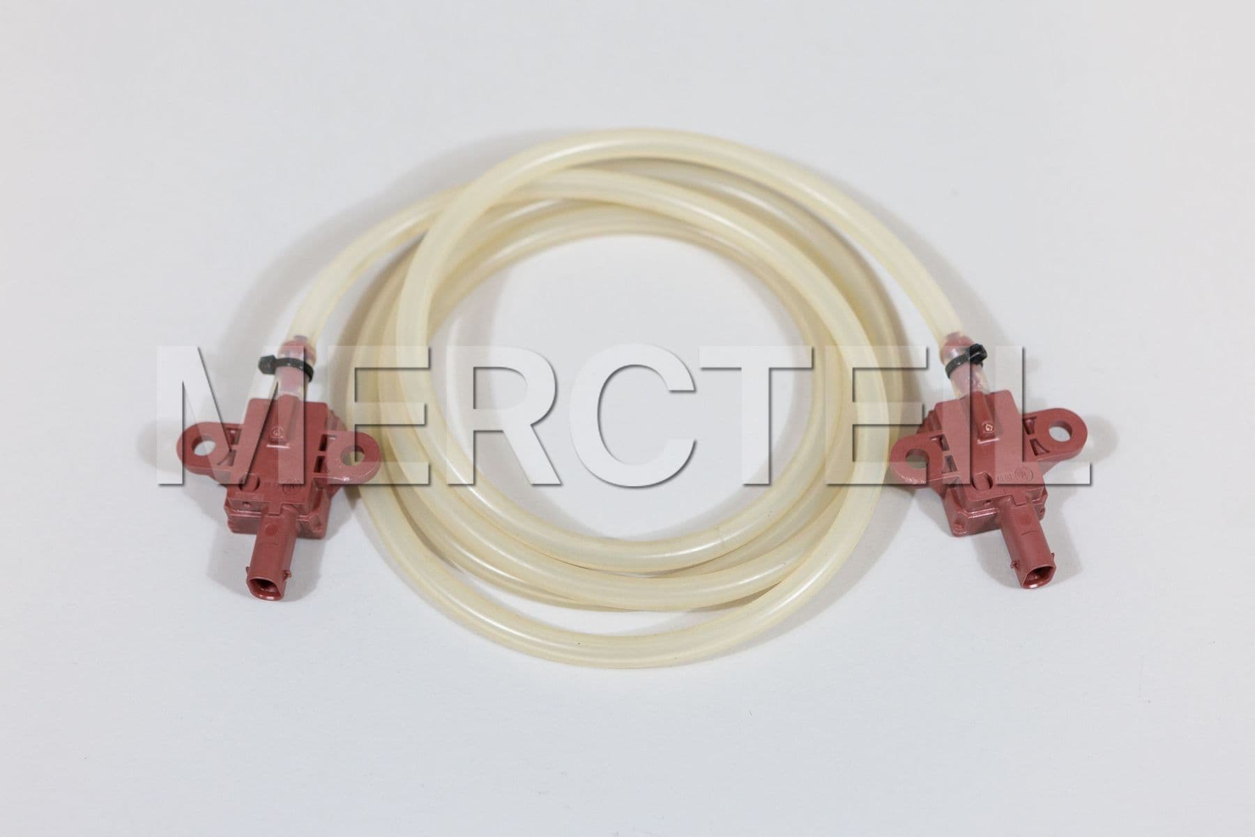 Buy the spare part Mercedes-Benz A2179050400 pressure sensor