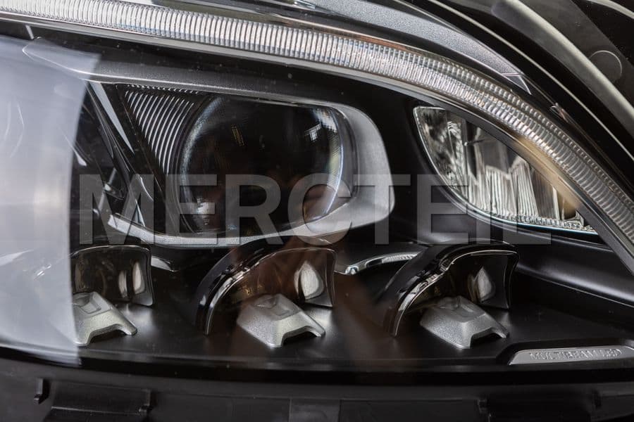Buy the spare part Mercedes-Benz A2188204259 headlamp unit