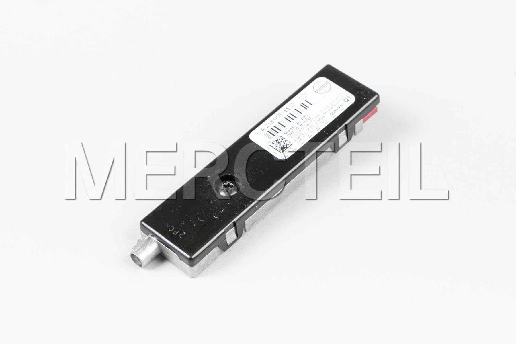 Buy the spare part Mercedes-Benz A2189051102 antenna amplifier