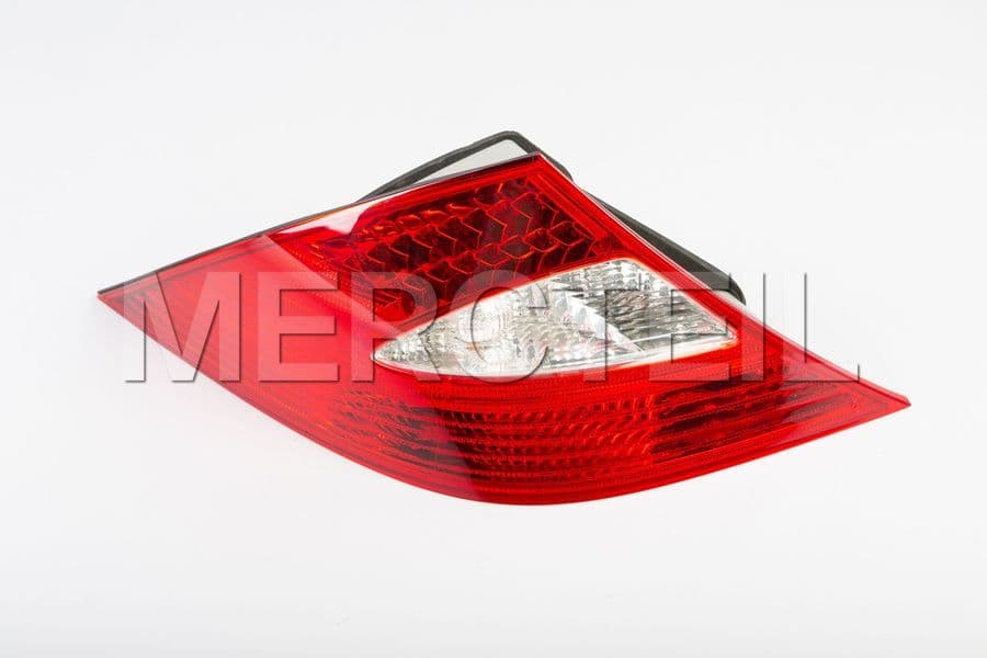 Buy the spare part Mercedes-Benz A2198200164 tail lamp