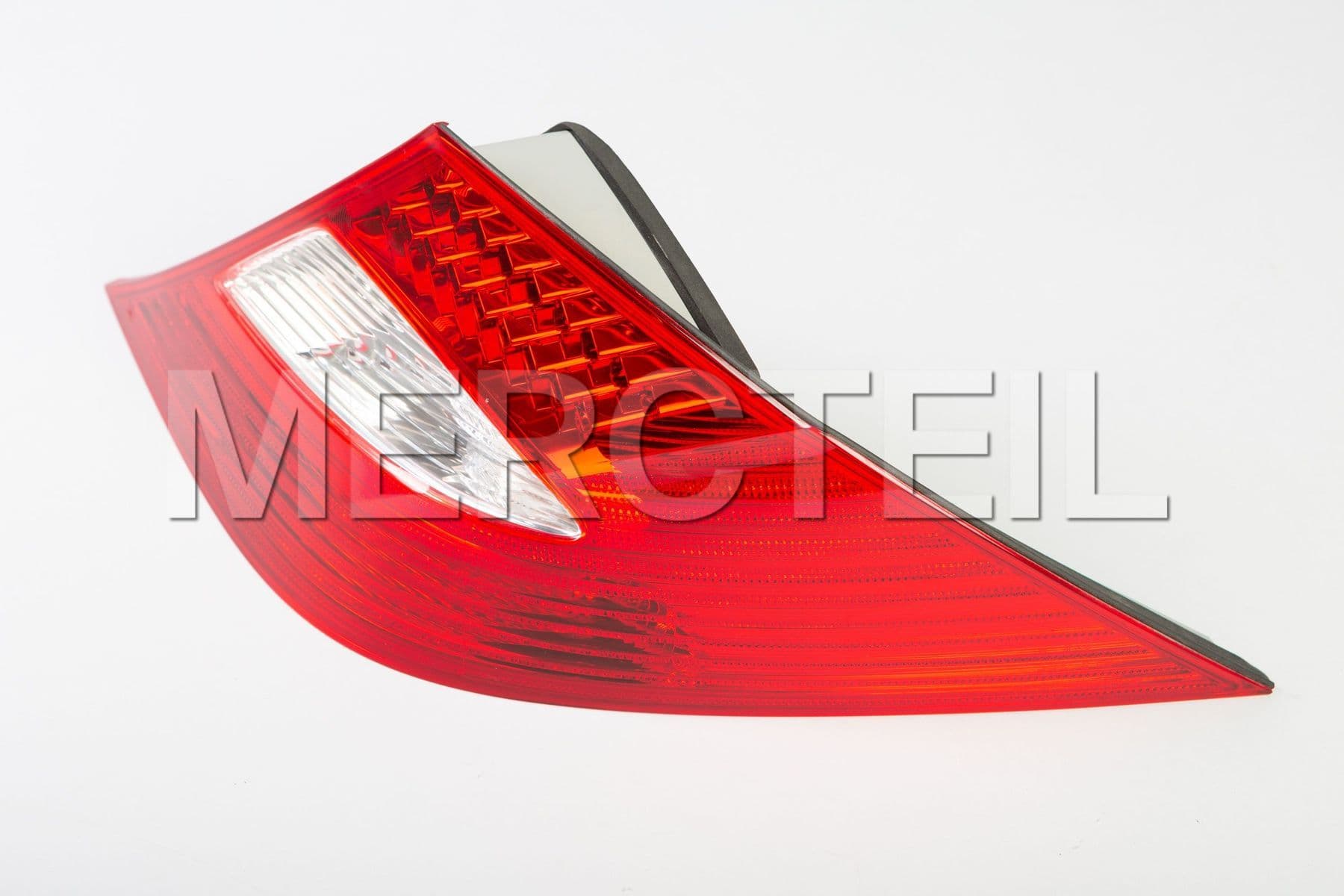 Kaufen Sie das Ersatzteil Mercedes-Benz A2198200264 schlussleuchte