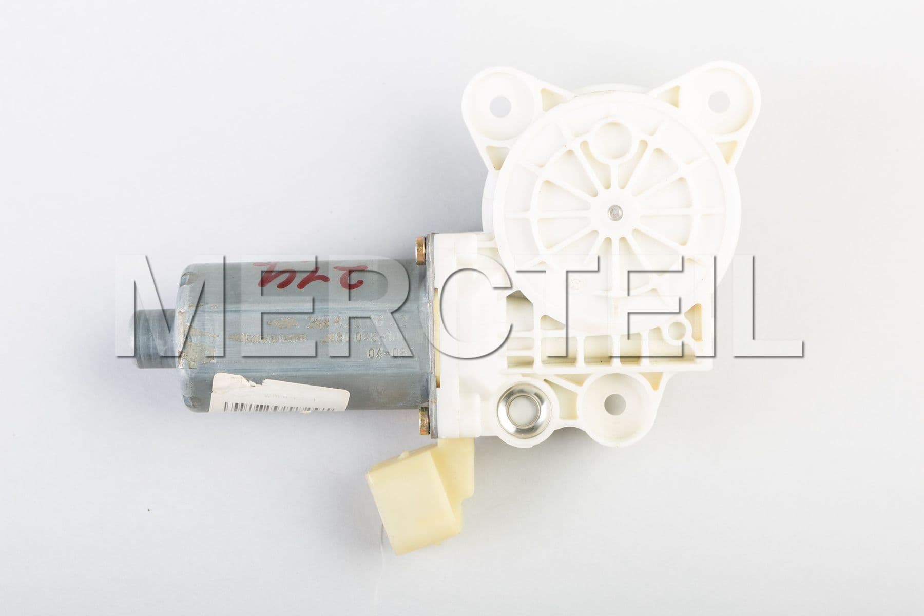 Buy the spare part Mercedes-Benz A2198200642 wiper motor