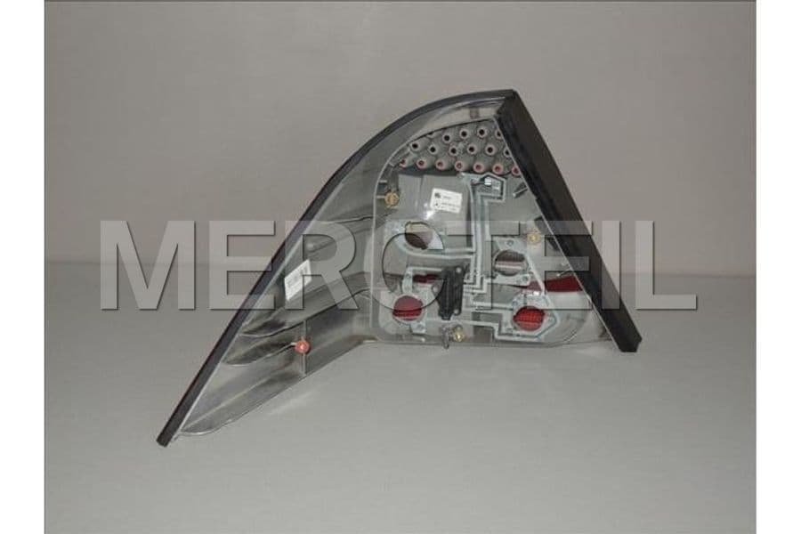 Buy the spare part Mercedes-Benz A2208200264 tail lamp