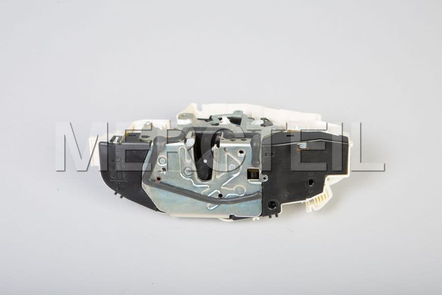 Buy the spare part Mercedes-Benz A2217205135 lock