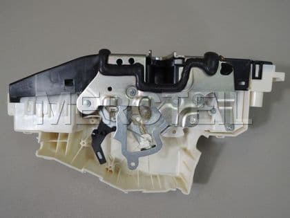 Buy the spare part Mercedes-Benz A2217207135 door lock