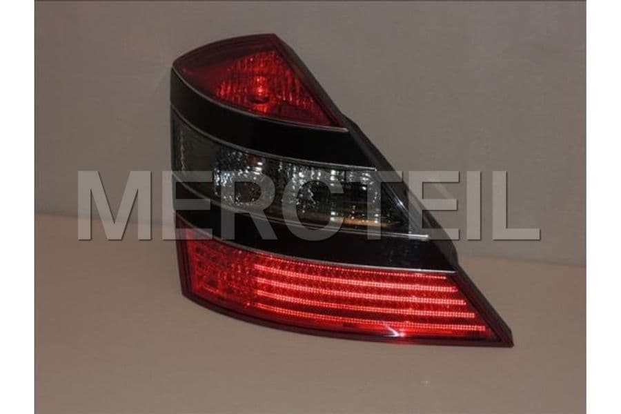 Buy the spare part Mercedes-Benz A2218200166 lens