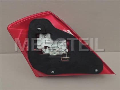 Buy the spare part Mercedes-Benz A2218201464 tail lamp