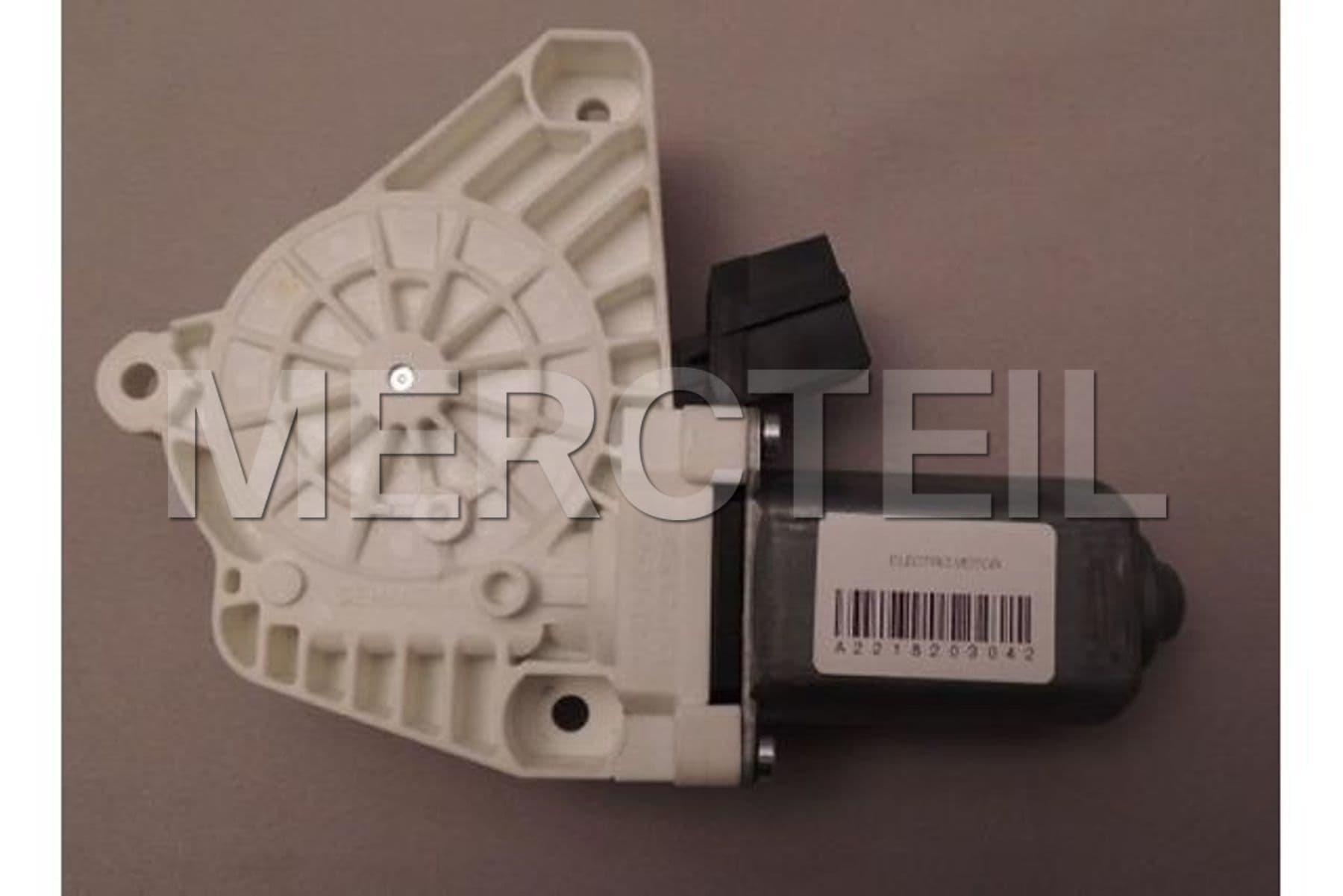 Buy the spare part Mercedes-Benz A2218203042 electric motor