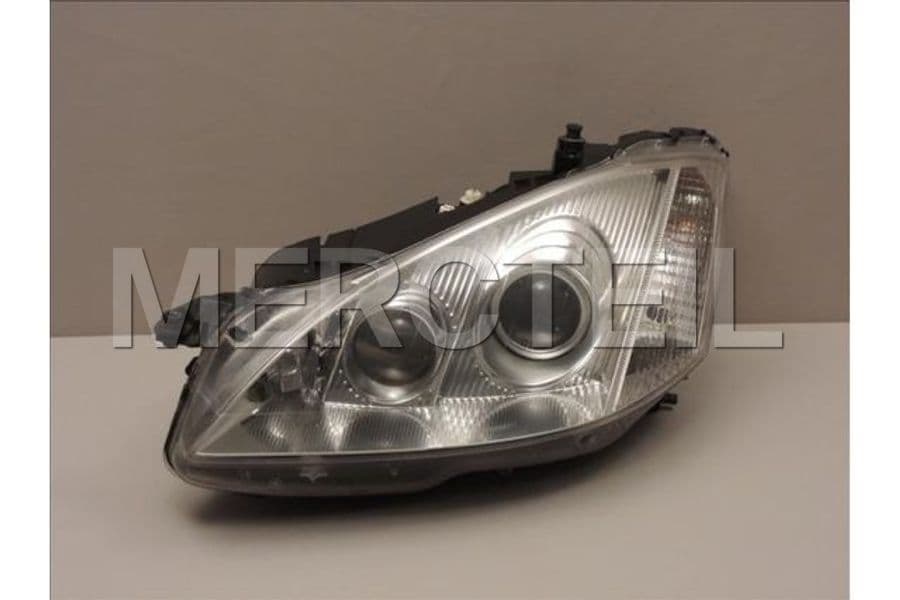 Buy the spare part Mercedes-Benz A2218207561 headl amp