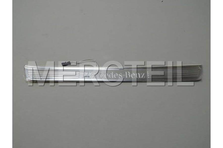 Buy the spare part Mercedes-Benz A2226805435 cover rail