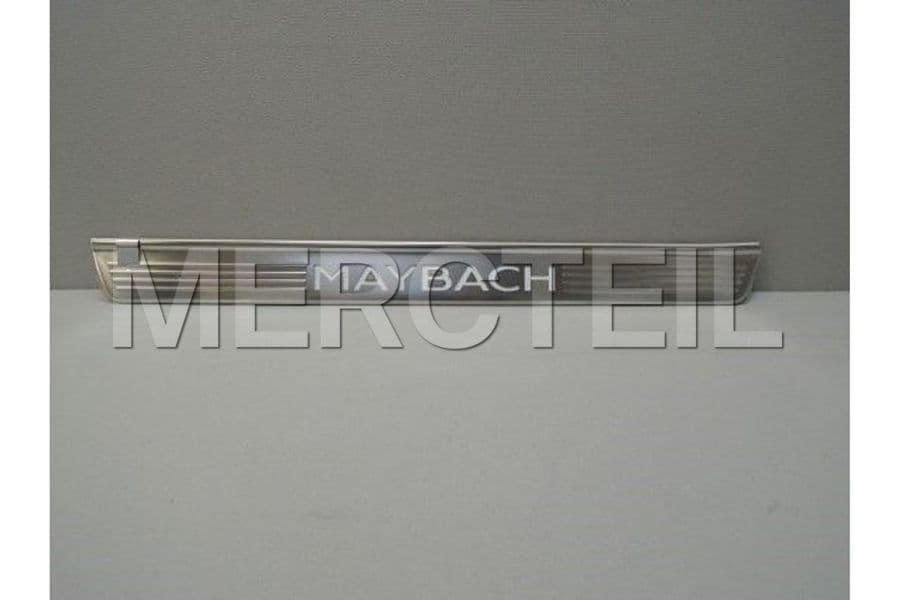 Buy the spare part Mercedes-Benz A2226807302 cover rail