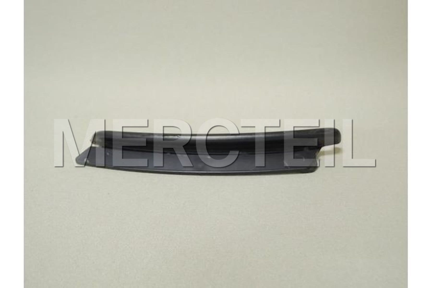 Buy the spare part Mercedes-Benz A2226900700 wheel house covering