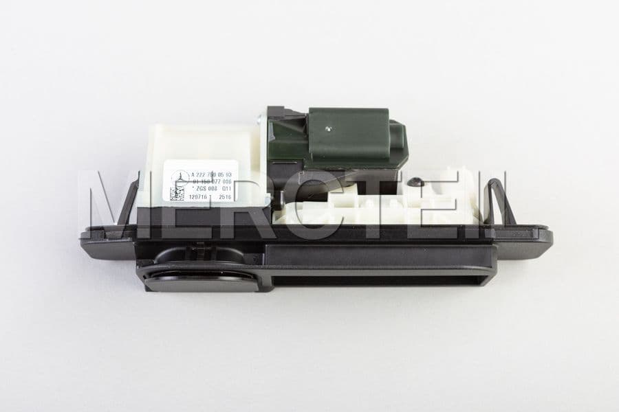 Buy the spare part Mercedes-Benz A2227500593 release handle