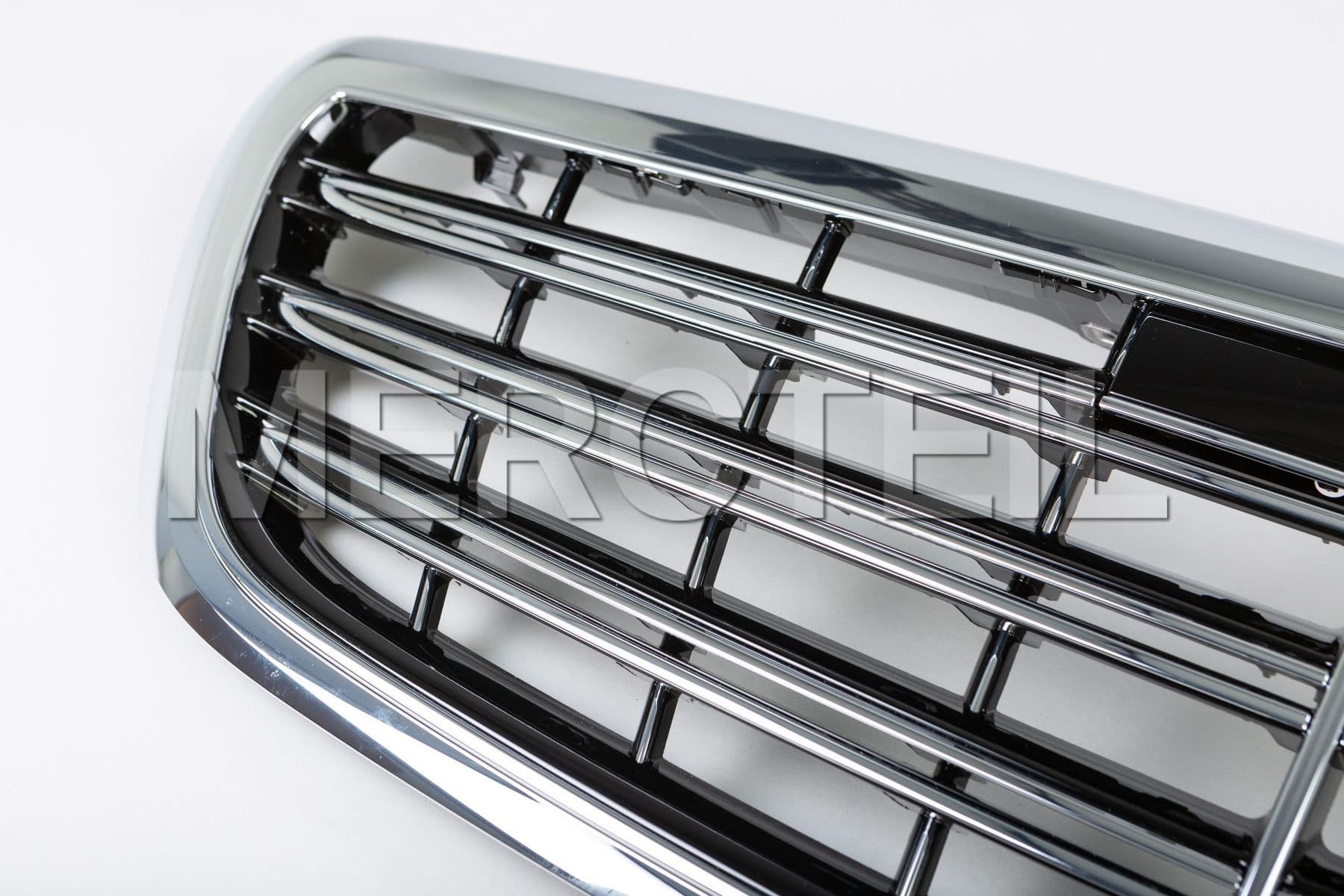 Buy the spare part Mercedes-Benz A22288013839040 radiator grille