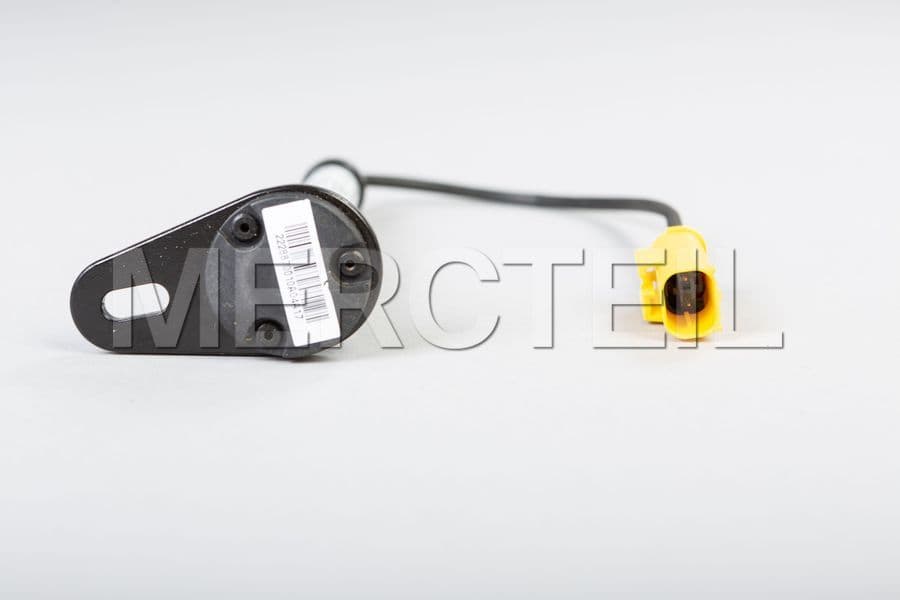 Buy the spare part Mercedes-Benz A2228870010 actuator