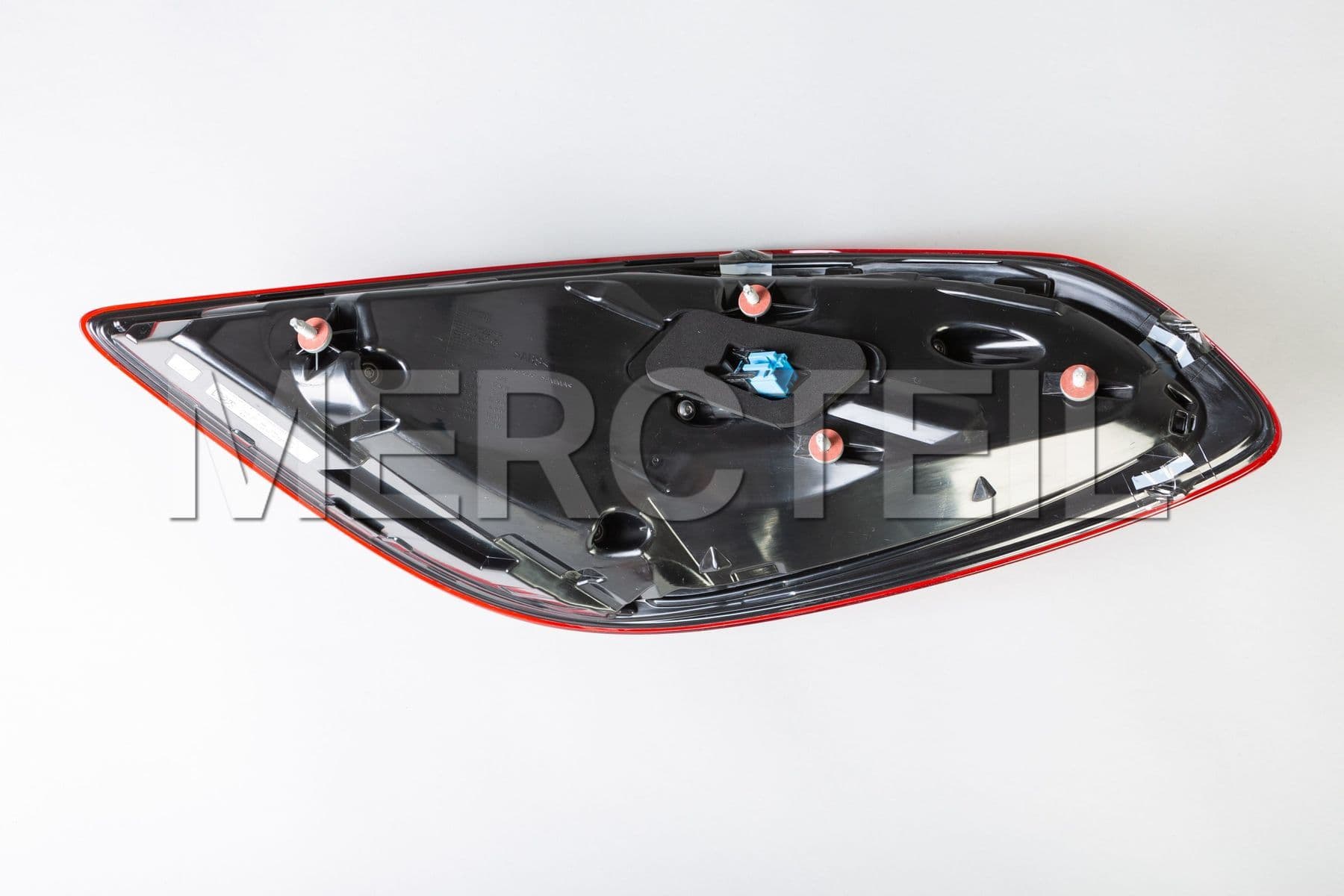 Buy the spare part Mercedes-Benz A2229067104 rear lamp combination