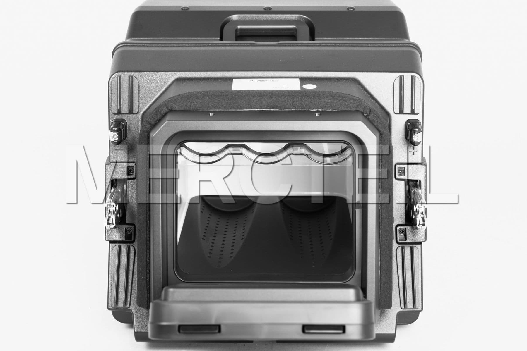 Buy the spare part Mercedes-Benz A2238200400 refrigerator box