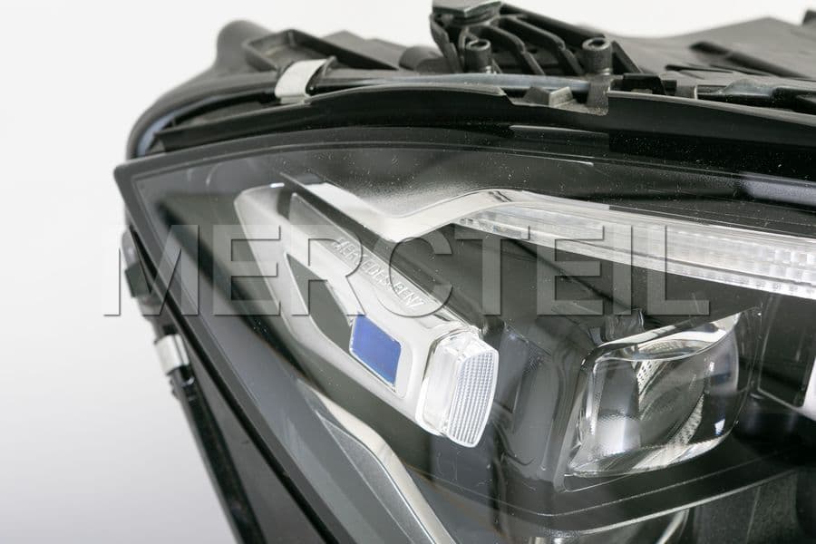 Buy the spare part Mercedes-Benz A2239061804 lamp unit