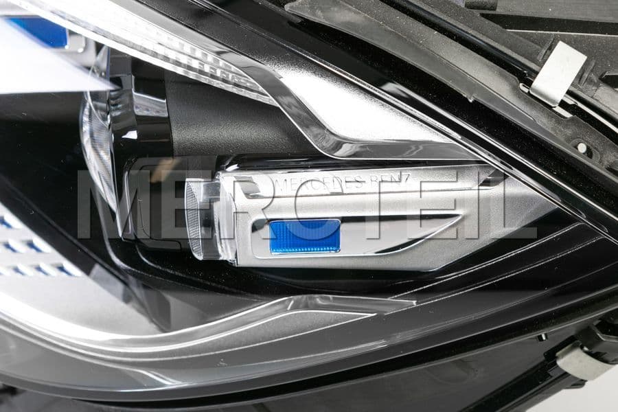 Buy the spare part Mercedes-Benz A2239061904 lamp unit