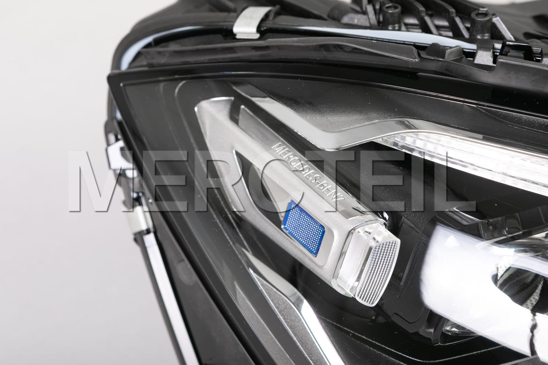 Kaufen Sie das Ersatzteil Mercedes-Benz A2239067604 lamp unit