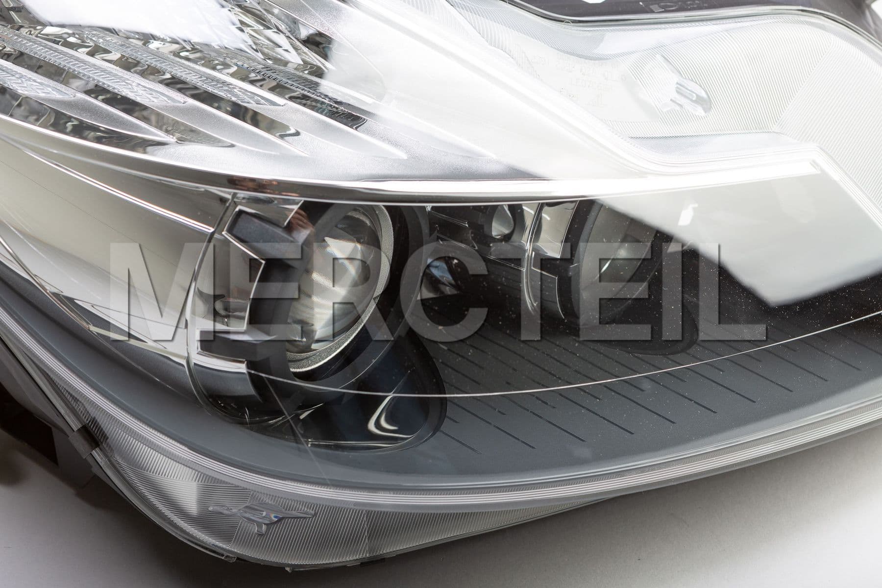 Kaufen Sie das Ersatzteil Mercedes-Benz A2308204659 leuchteinheit